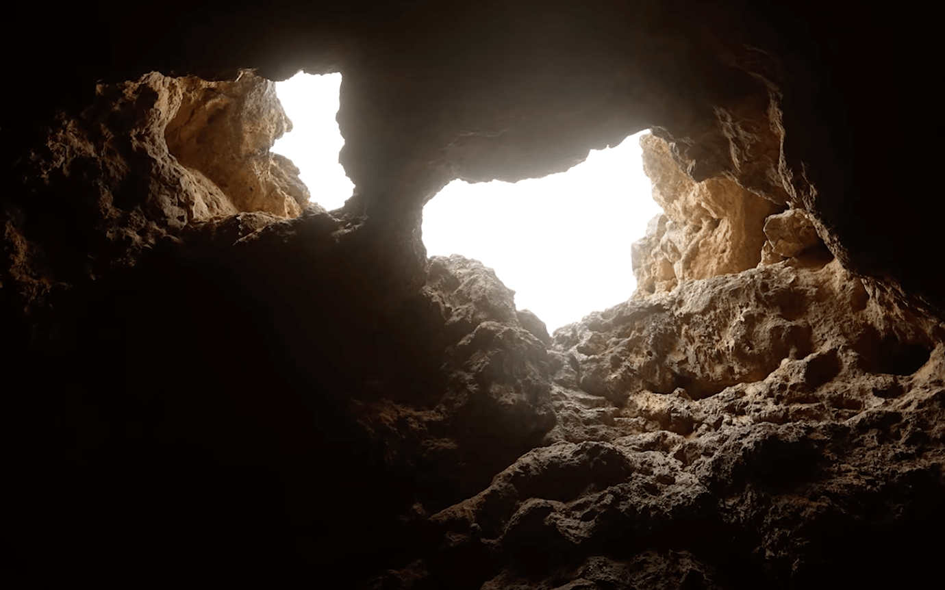 Mojave Lava Tube in California: Light beams and everything you need to ...